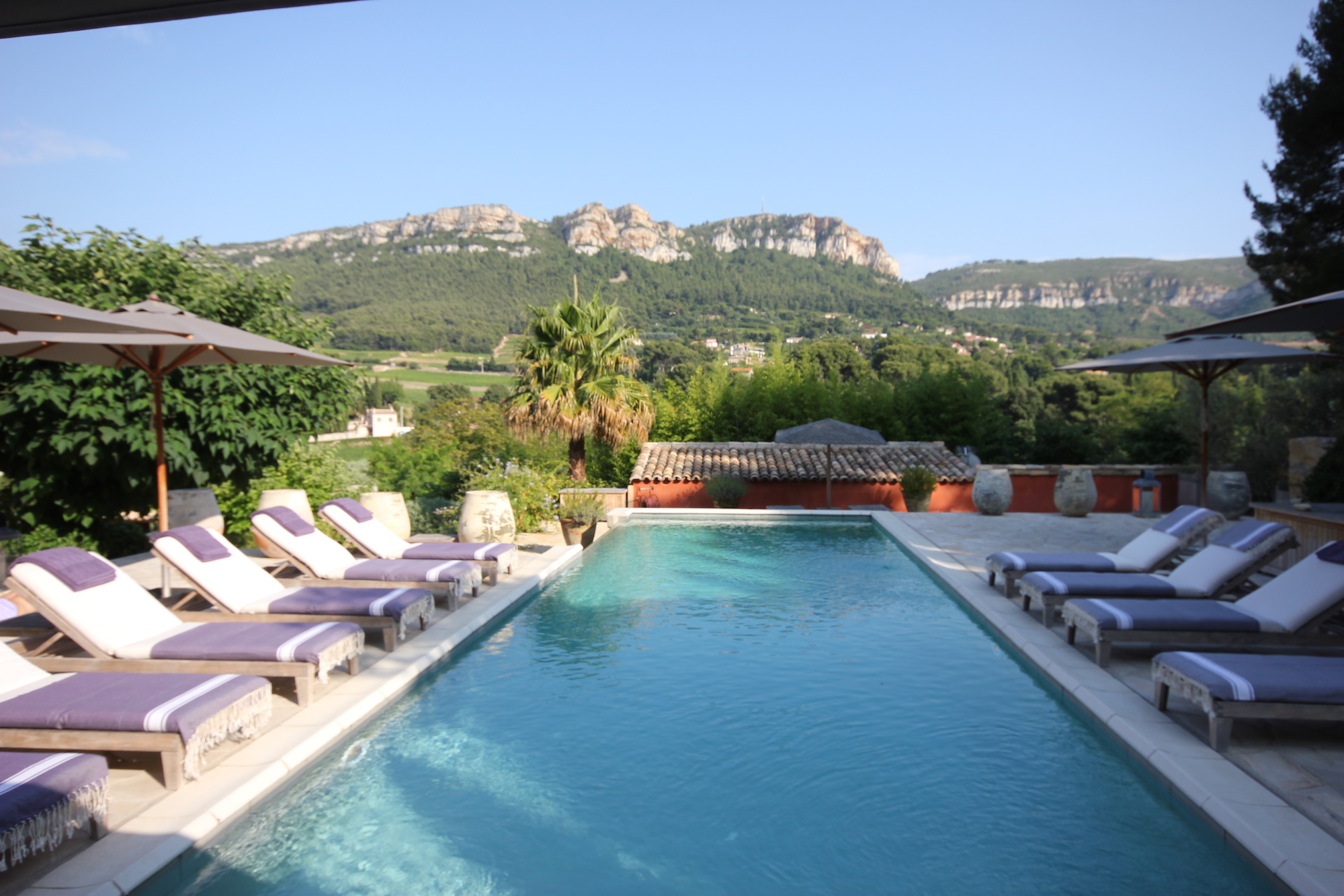Piscine extérieure vue Cap Canaille - Chambres d'hôtes Cassis - Maison°9